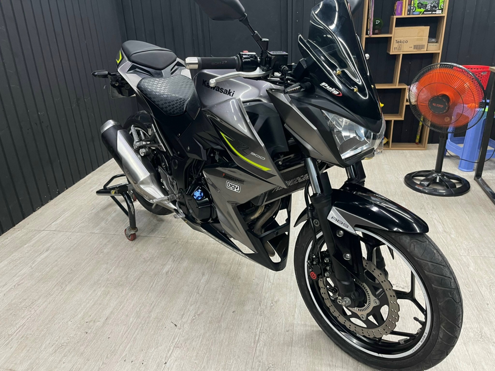 KAWASAKI Z300
