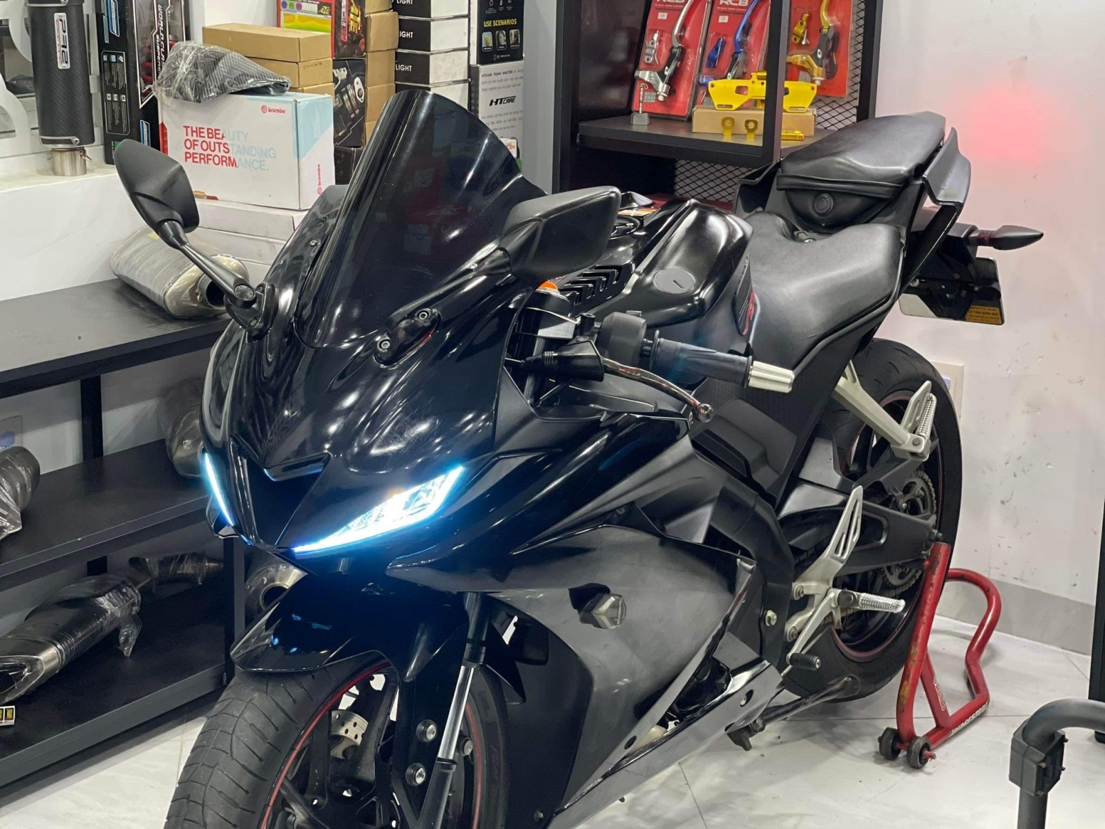 YAMAHA R15V3