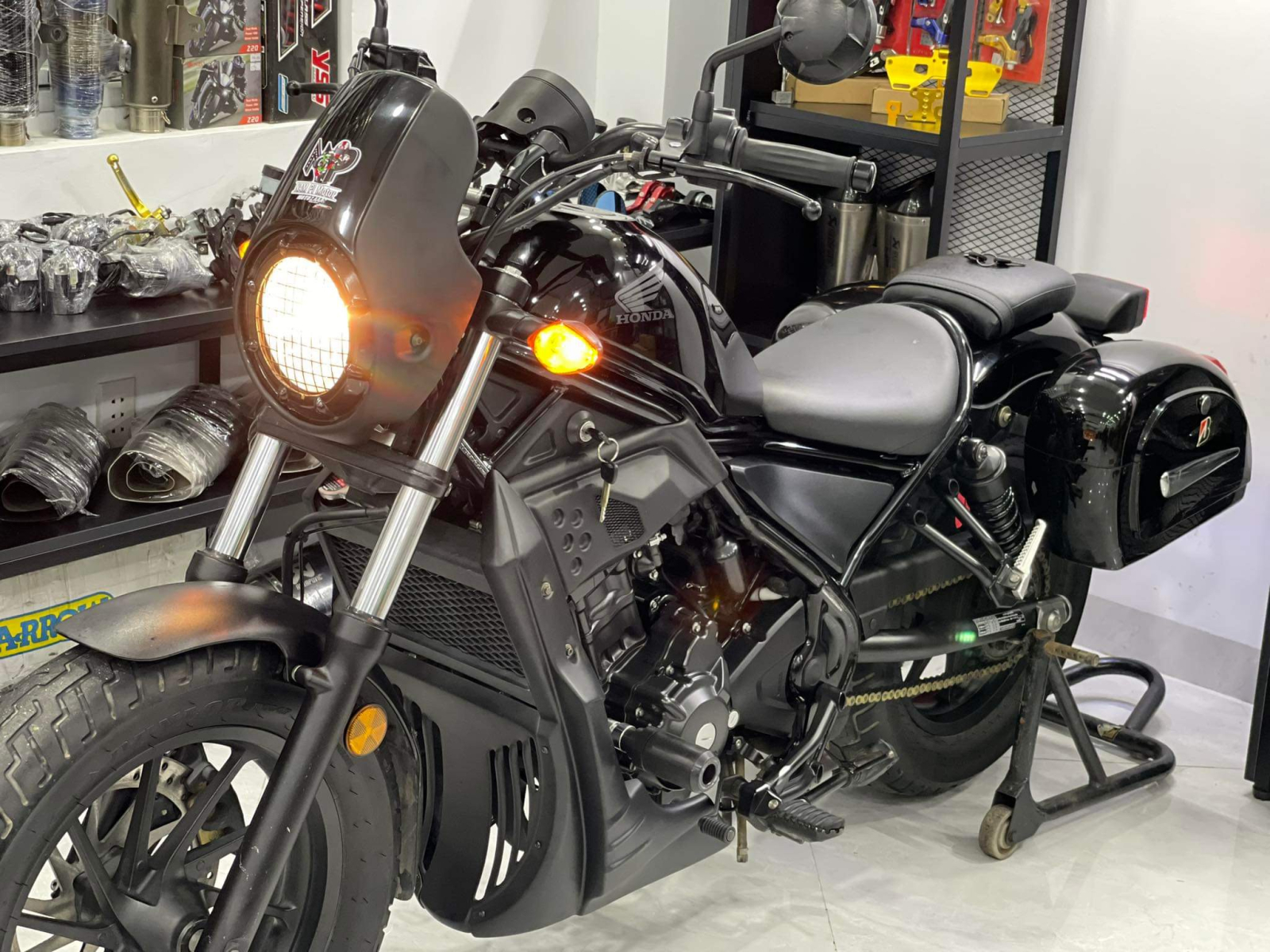 HONDA REBEL300